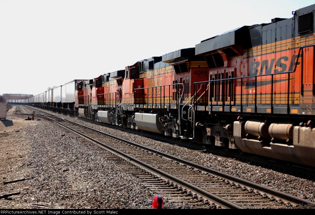 BNSF 4069